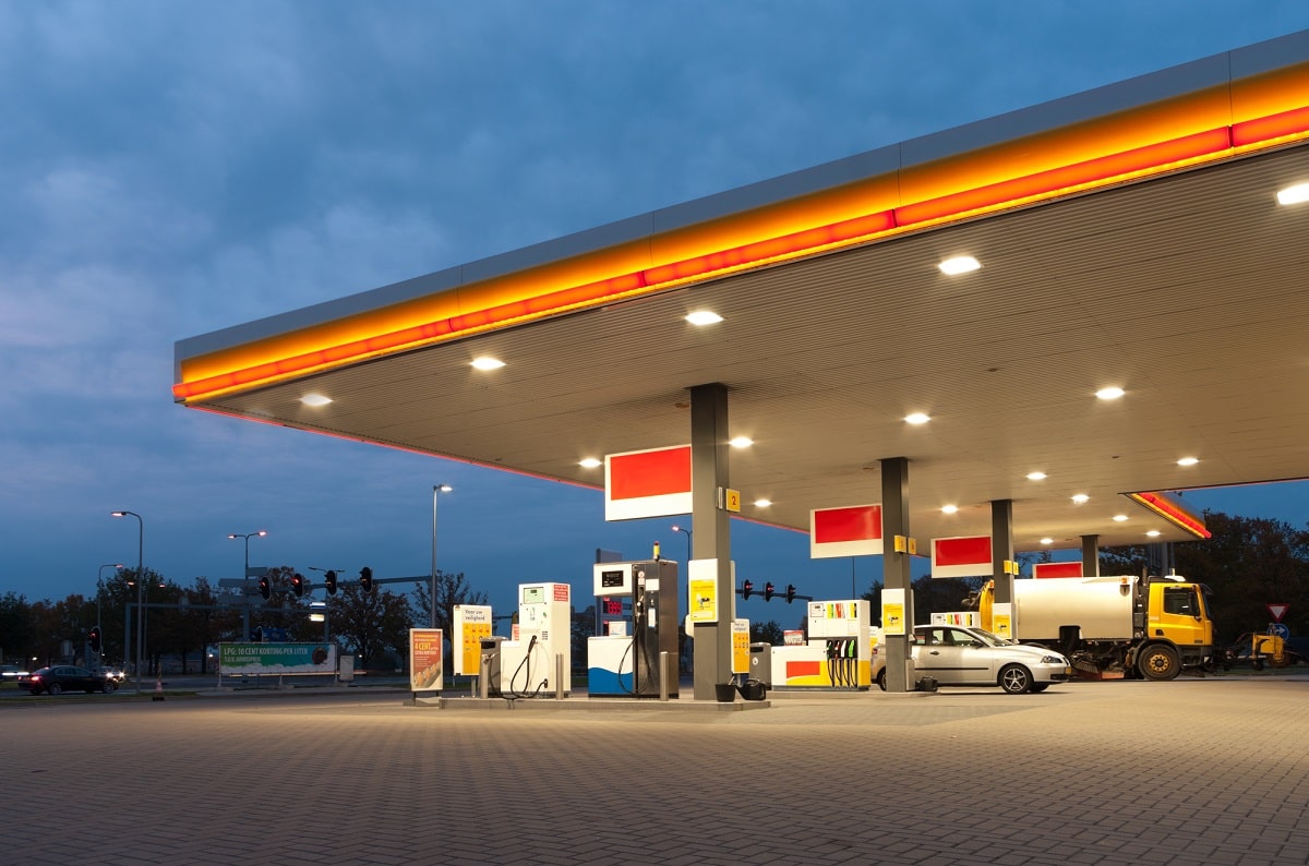 Caro Benzina e quel prezzo che paghiamo 2 volte - Tutto Intorno a Noi